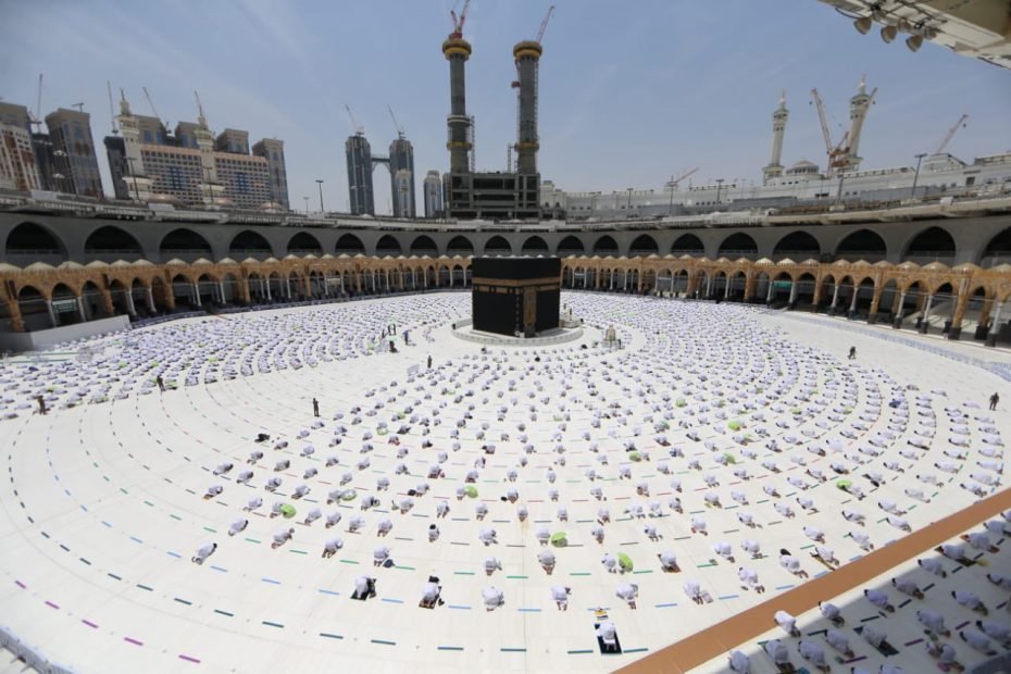 UP TO 1.5 MILLION PEOPLE VISIT MAKKAH'S GRAND MOSQUE DURING THE FIRST ...